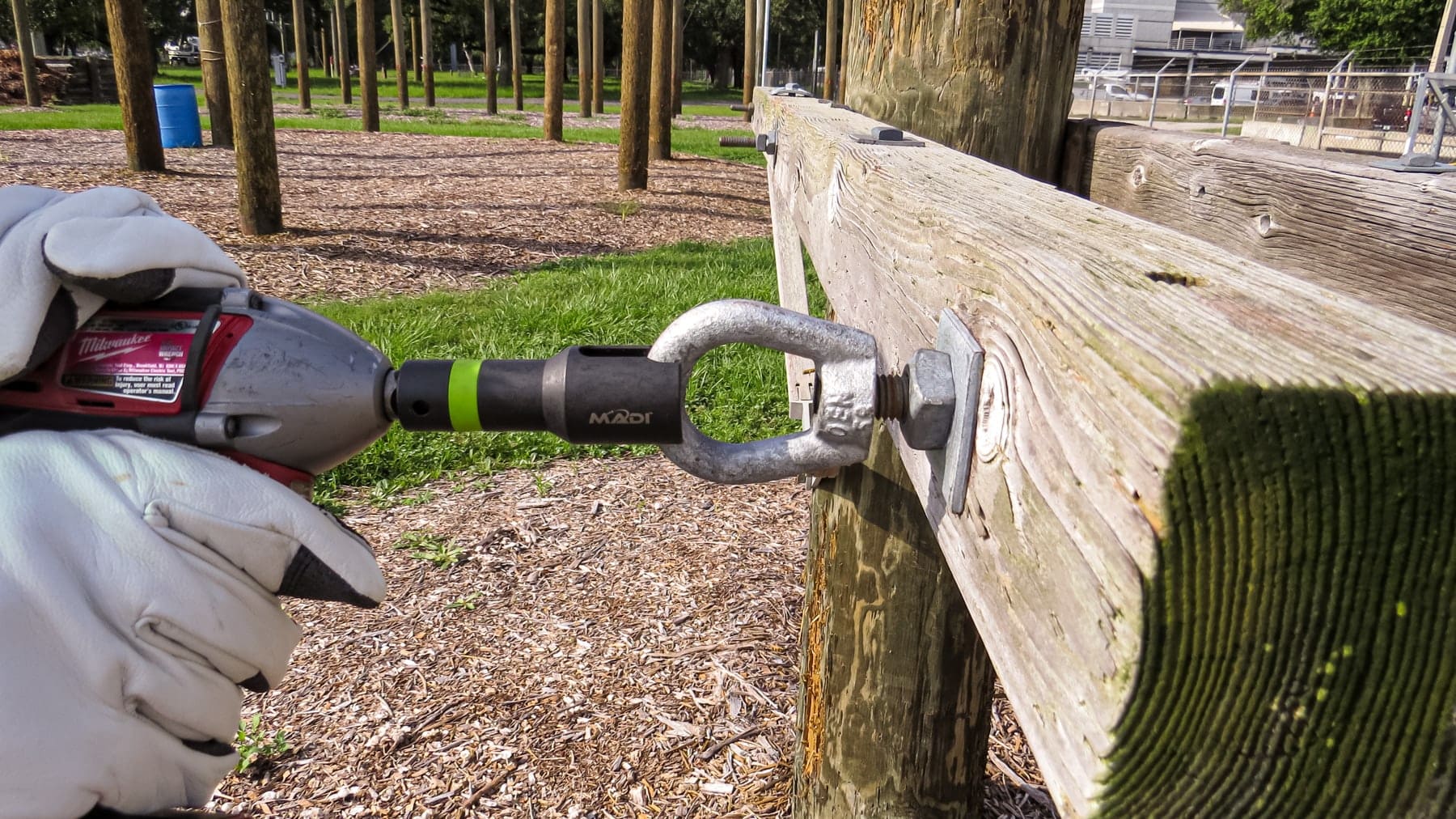 Slot Socket™ Plus - Impact-Rated Tool for Wing Nut & Eye Bolt Clamps